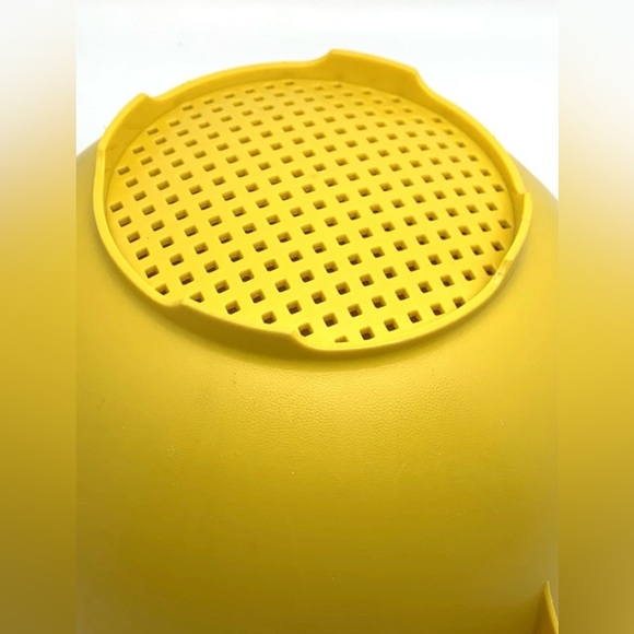 Tupperware | Kitchen | Vintage Tupperware Qt Yellow Collander Strainer ...